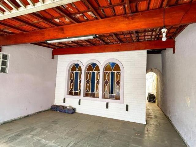 Casa à venda na Vila Scarpelli em Santo André com churrasqueira e quintal REF: 16122