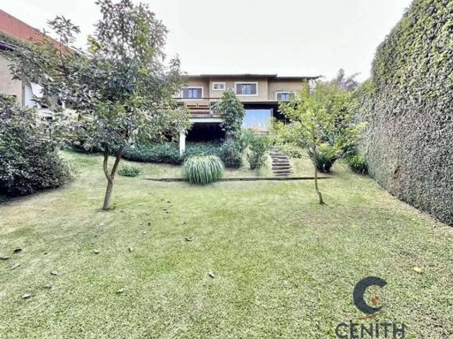 Casa de 1.020m², 3 Dorms 1 Ste, Spa e Deck com Jacuzzi Chácara dos Lagos