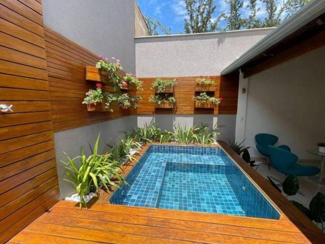 Casa de 240 mt² com 3 quartos,1 suite, 2 vagas, piscina à venda no Jardim Shangri lá
