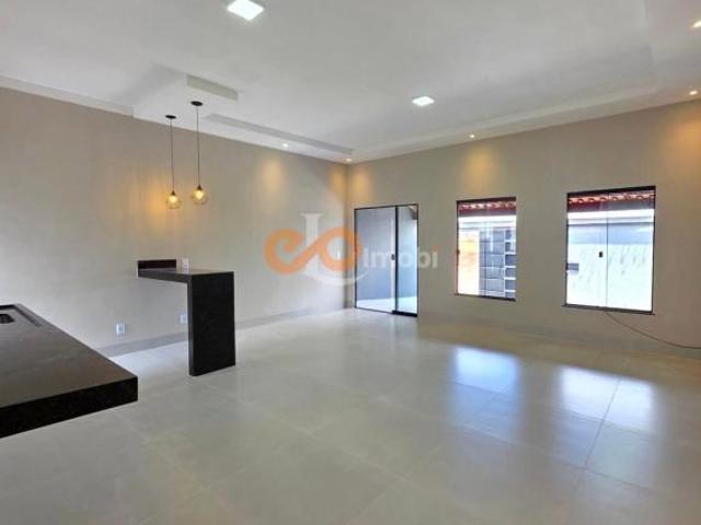 Casa de 2/4 e quintal