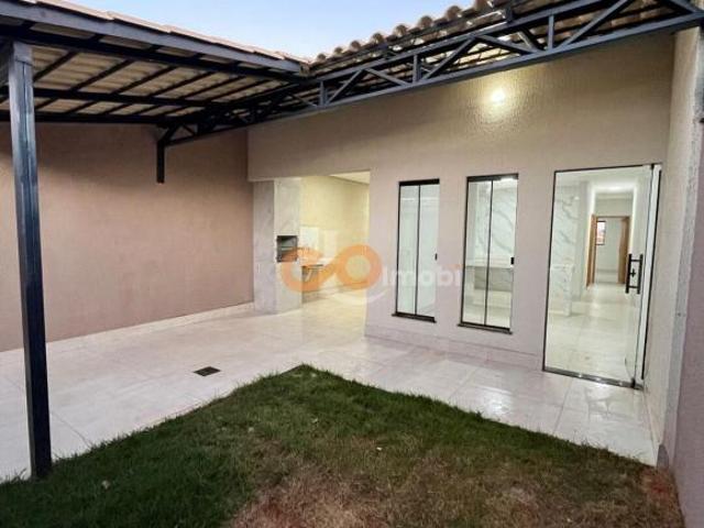 Casa de 2/4 sendo uma suíte