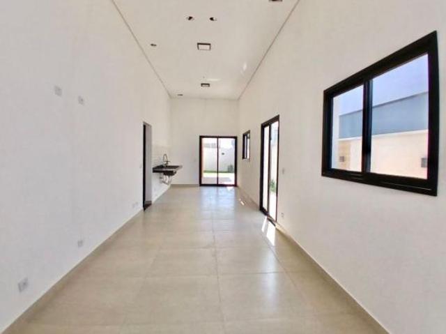 Casa de 250 m² com 3 quartos à venda no Residencial Santa Helena