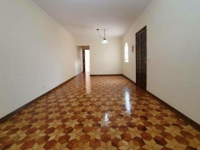 Casa de 250 m², 3 quartos em Vila Natália, São Paulo