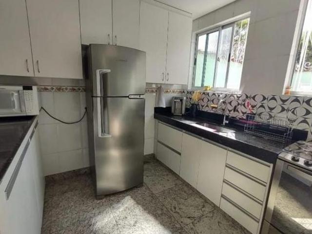 Casa de 250 mt² com 3 quartos, 1 suíte, 4 vagas à venda no Vale Verde