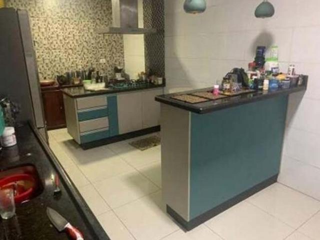 Casa de 250 mt² com 5 quartos, 1 suíte, 3 vagas à venda no Jardim Patriarca