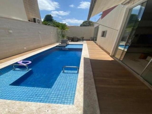 Casa de 260 m² com 3 suítes, closet, 3 vagas, área de lazer gourmet à venda no Planalto