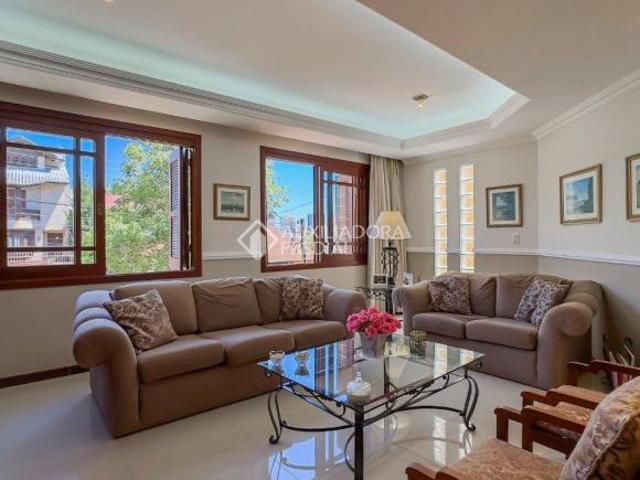 Casa de 261m² no Chacara das pedras com Piscina e 4 vagas!