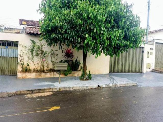 Casa de 264 m² com 03 quartos, sendo 01 suíte á venda no Setor | Faiçalville