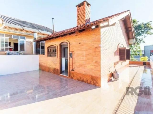 Casa de 266m² 5 dormitórios, 5 vagas no bairro São João