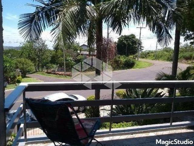 Casa de 270m² com 5 quartos 3 banheiros e 2 vagas