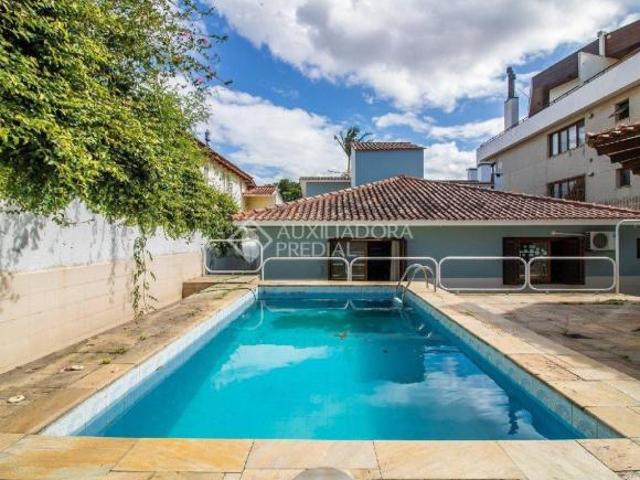 Casa de 275m2 no bairro Chácara das Pedras