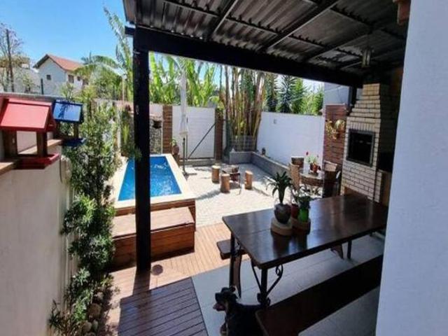 Casa de 280 m² com 3 quartos à venda no Jardim Cunhambebe