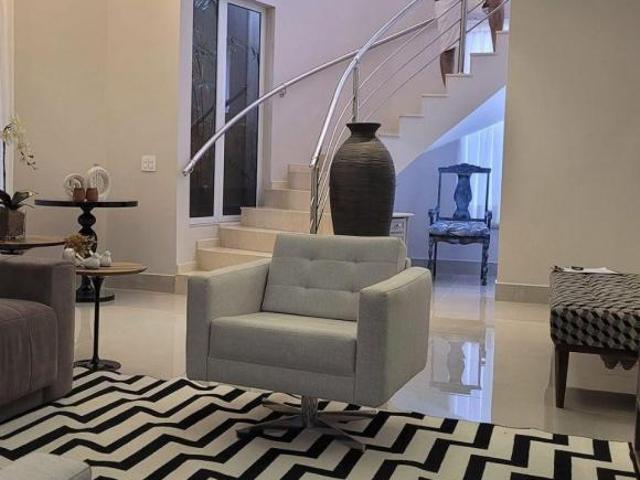 Casa de 285 m² com 3 quartos em venda em Bosque da Saúde