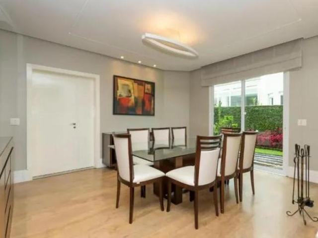 Casa de 290 m2 com 1 quarto em venda em Alphaville ideal para a sua familia