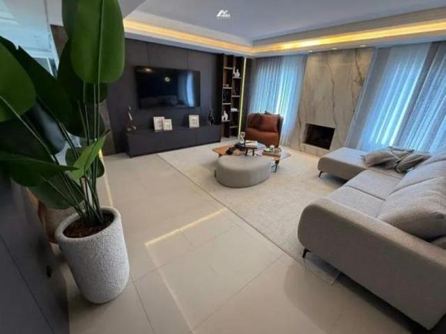 Casa de 290 m² com 4 quartos à venda no Centro ideal para a sua familia