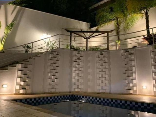 Casa de 290 m² com 5 quartos em venda no Jardim Botânico ideal para sua familia