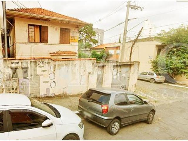 Casa de 200 m² com Terreno de 180 m² sendo 3 Dormitórios, Salas, Cozinha, Área de Serviço, Quintal