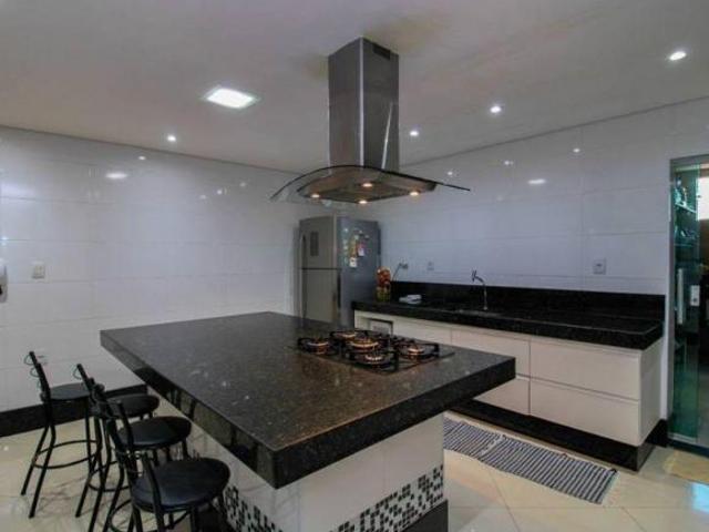 Casa de 200 mt² com 3 quartos, 1 suíte, 2 vagas área gourmet à venda no Santo Antônio
