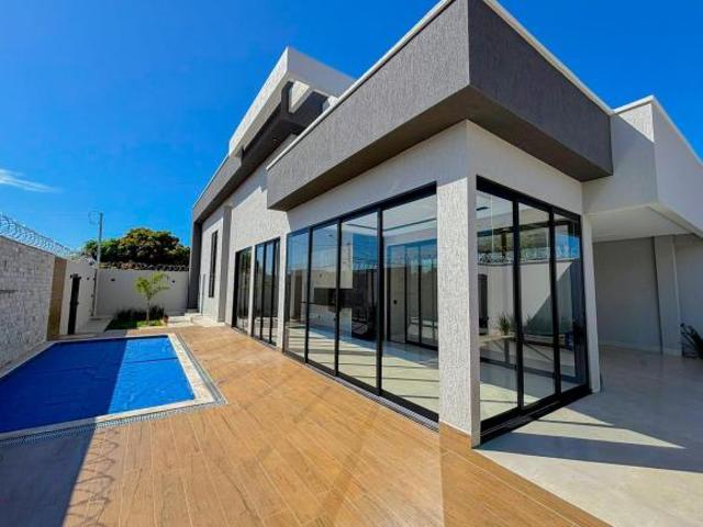 Casa de 202 m² com 03 suítes á venda Setor Moinho dos Ventos Goiânia GO