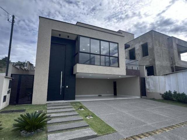 Casa de 204 m² com 03 suítes à venda por R$ 1.670.000 no Jardins Nápoles Senador Canedo