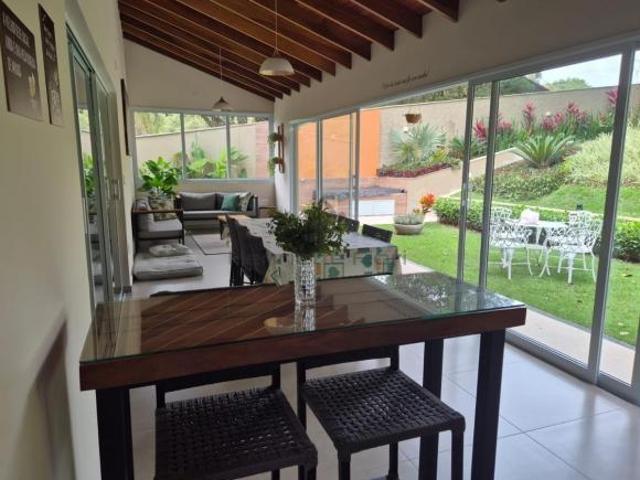 Casa de 205m² Alto Padrão, Com 3 Suíte, a Venda Con Fechado Alpes da Cantareira