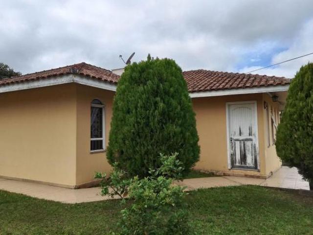Casa de 210 m² com 3 quartos à venda em Santa Cândida