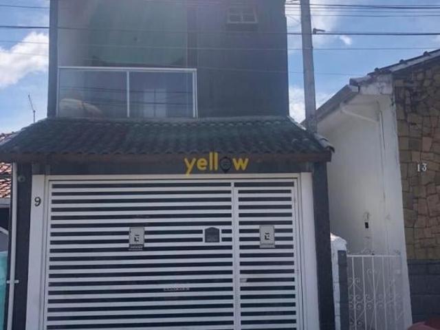 Casa de 210m² em Bairro Central de Mogi das Cruzes 3 Dormitórios, 2 Suítes.