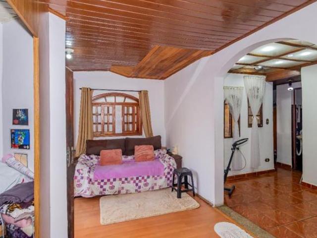 Casa de 211 m², 5 quartos em Vila Serralheiro, São Paulo