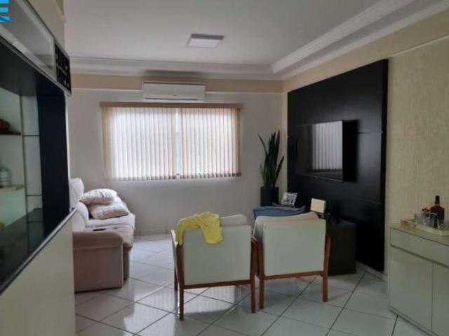 Casa de 215 m², com 3/4 1 suíte, cômodos grandes e com área gourmet completa
