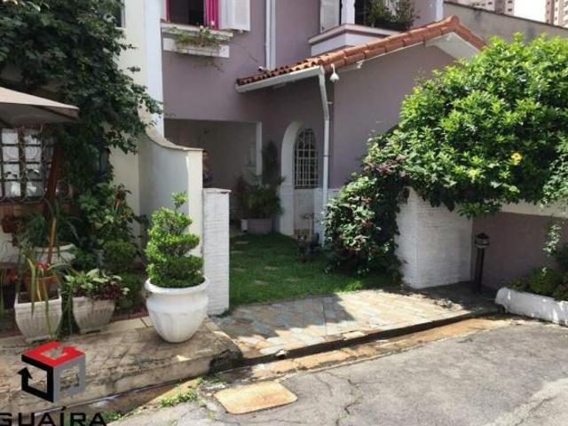 Casa de 218m² localizada no Bairro Cambuci em São Paulo SP