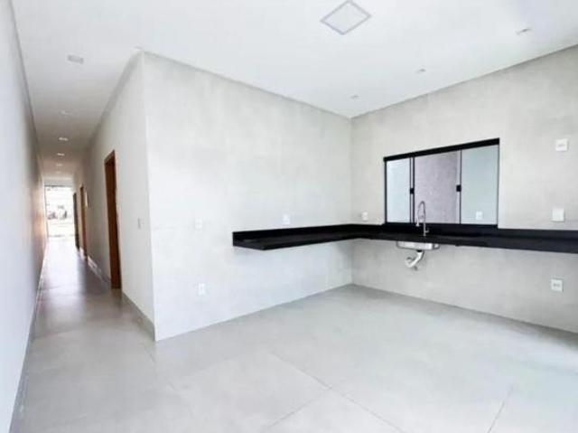 Casa de 220 m² com 3 quartos à venda na Vila Nossa Senhora das Vitórias
