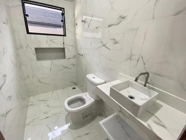Casa de 220 mt² com 3 quartos, 1 suíte, 2 vagas à venda no Centro