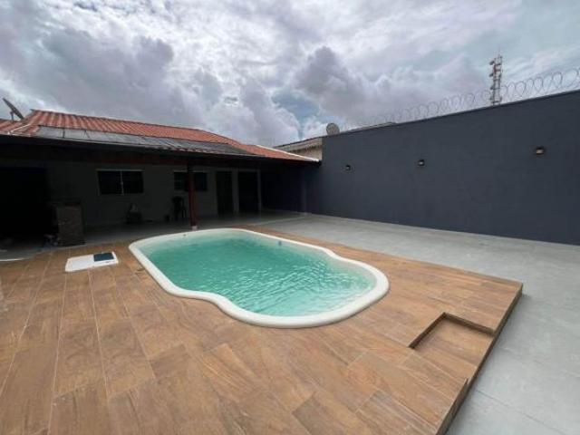 Casa de 220 mt² com 3 quartos, 1 suíte, piscina, 4 vagas à venda no Parque Continental I