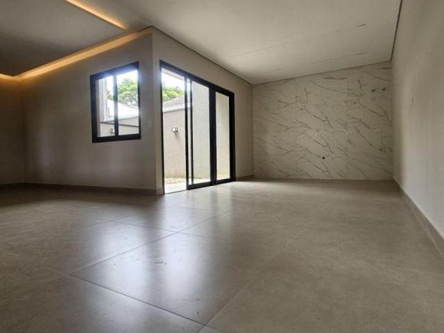 Casa de 225 m² com 3 quartos à venda em Pineville