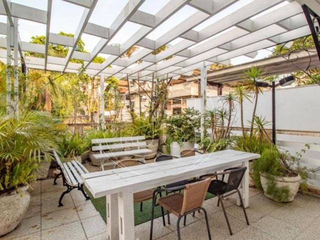 Casa de 233m² com 5 quartos à venda Vila Nova Caledônia