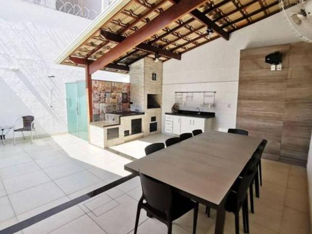 Casa de 230 m² com 3 quartos, 1 suíte, 2 vagas, área de lazer à venda no Jardim Iracema