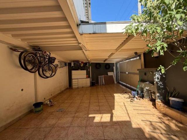 Casa de 230 m² com 3 quartos à venda na Vila Polopoli