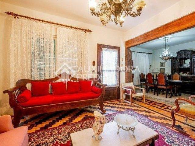 Casa de 230m² em Jardim Isabel com 3 dormitórios e terreno de 1000m²