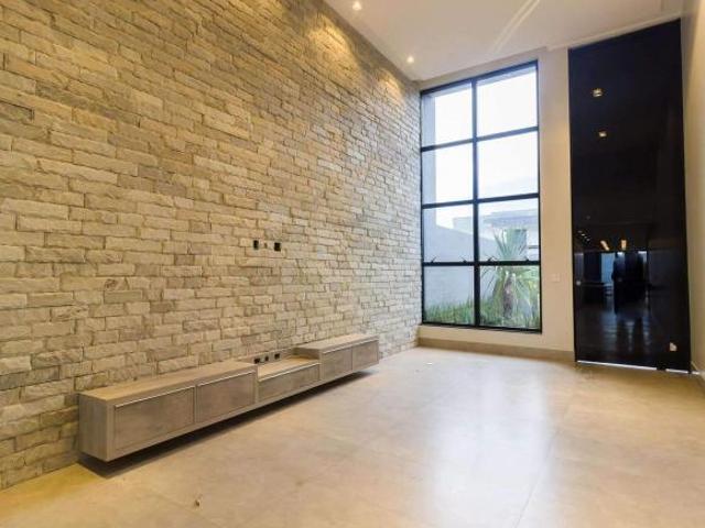 CASA DE 239M² ALTO PADRÃO EM CONDOMÍNIO NA RUA 12