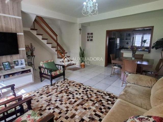 Casa de 2 andares no bairro Floresta
