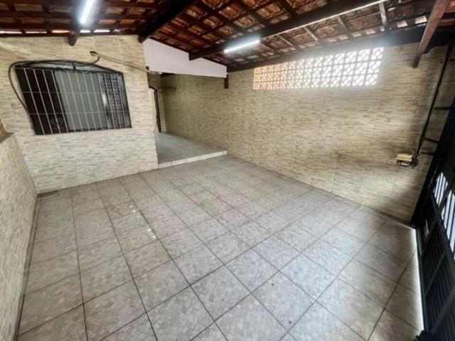 Casa de 2 Dorm c/ SUÍTE, PISCINA e CHURRASQUEIRA. Bairro: AVIAÇÃO