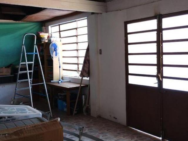 Casa de 2 dorm. semimobiliada c/ piscina