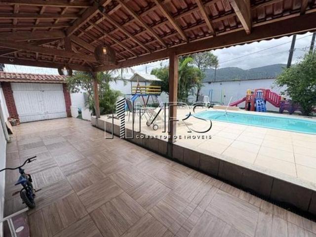 Casa de 2 dormitórios com piscina!