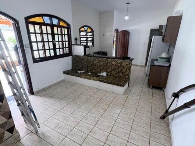 Casa de 2 dormitórios com piscina!