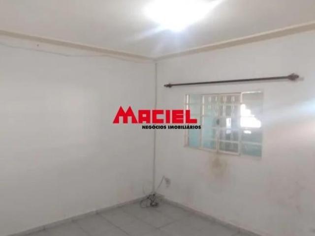 Casa de 2 dormitórios com suíte no Jardim Nova Flórida
