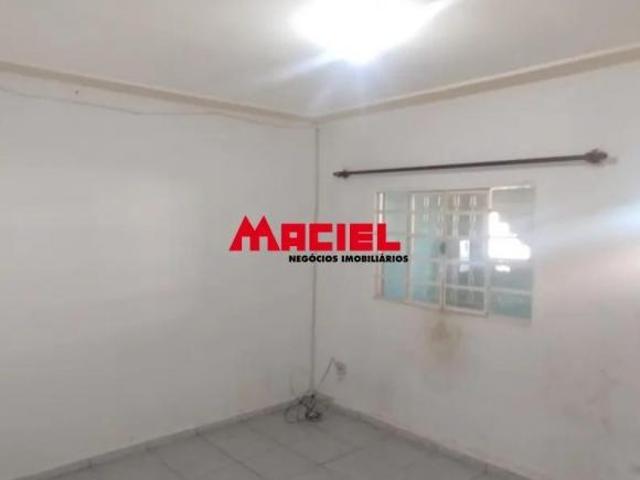 Casa de 2 dormitórios com suíte no Jardim Nova Flórida