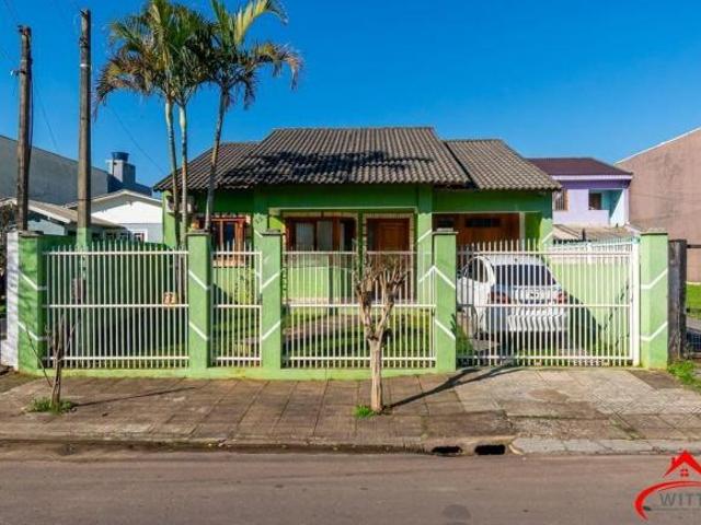 Casa de 2 dormitórios e 1 vagada de garagem em Cachoeirinha