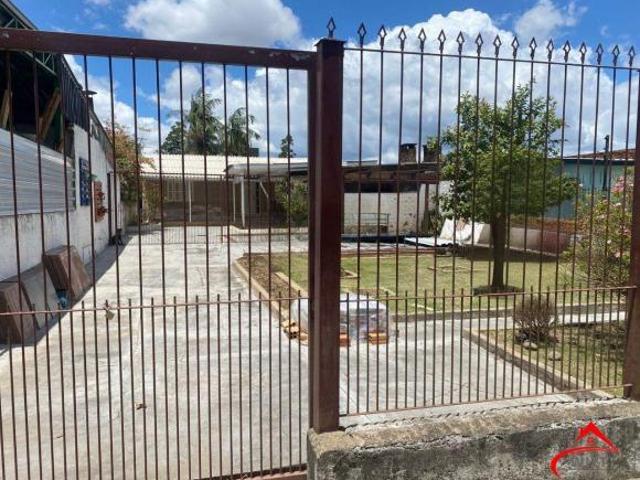 Casa de 2 dormitórios e 2 vaga de garagem em Vila Eunice Cachoeirinha