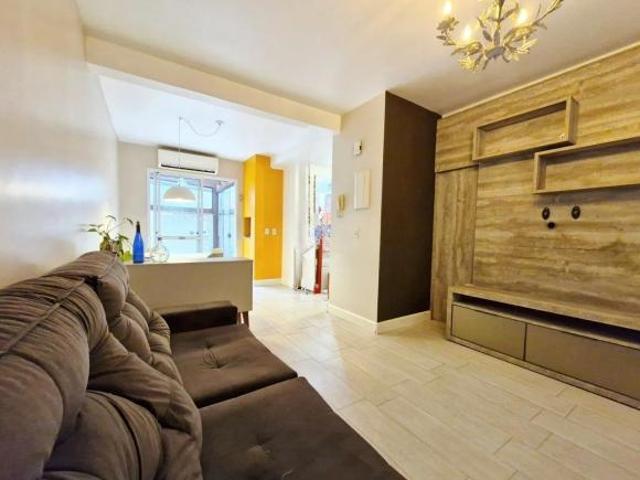 Casa de 2 dormitórios e 2 vagas de garagem em Canoas