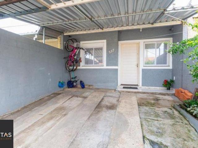 Casa de 2 dormitórios e com 2 vagas de garagem em Cachoeirinha